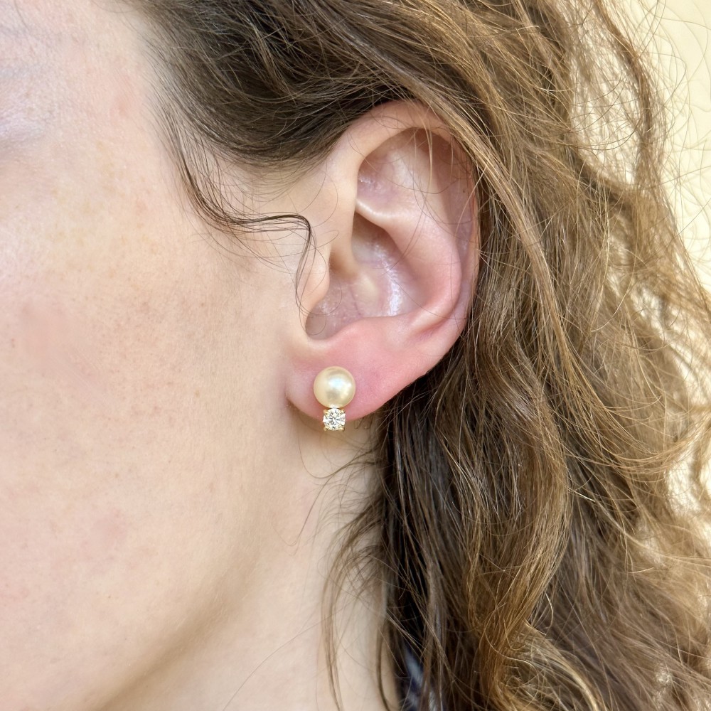 Puces d'oreilles en or jaune 18Cts avec perles de culture du Japon et ...