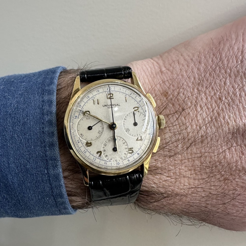 Montre Universal Geneve Chronographe Or jaune 18k mÃ©canique Vers