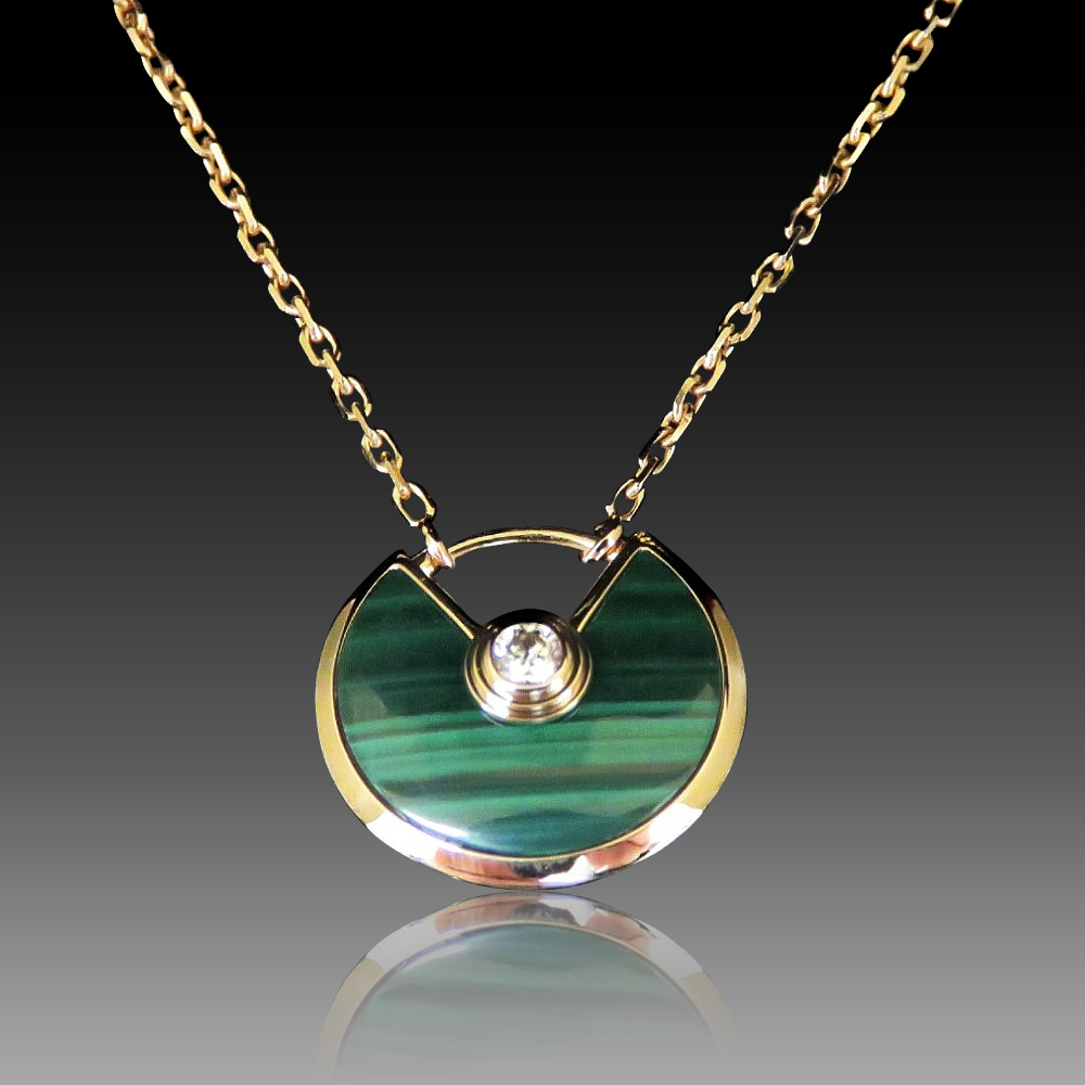 Collier Pendentif Cartier Collection Amulette XS Malachite et