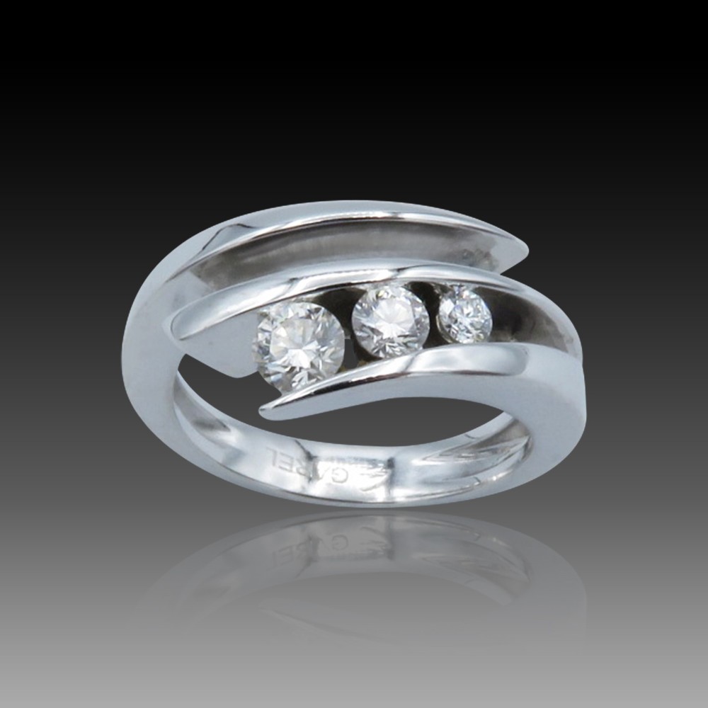 Bague Garel "NEIMA" Trilogie Or gris 18k et Diamants. Taille 50.